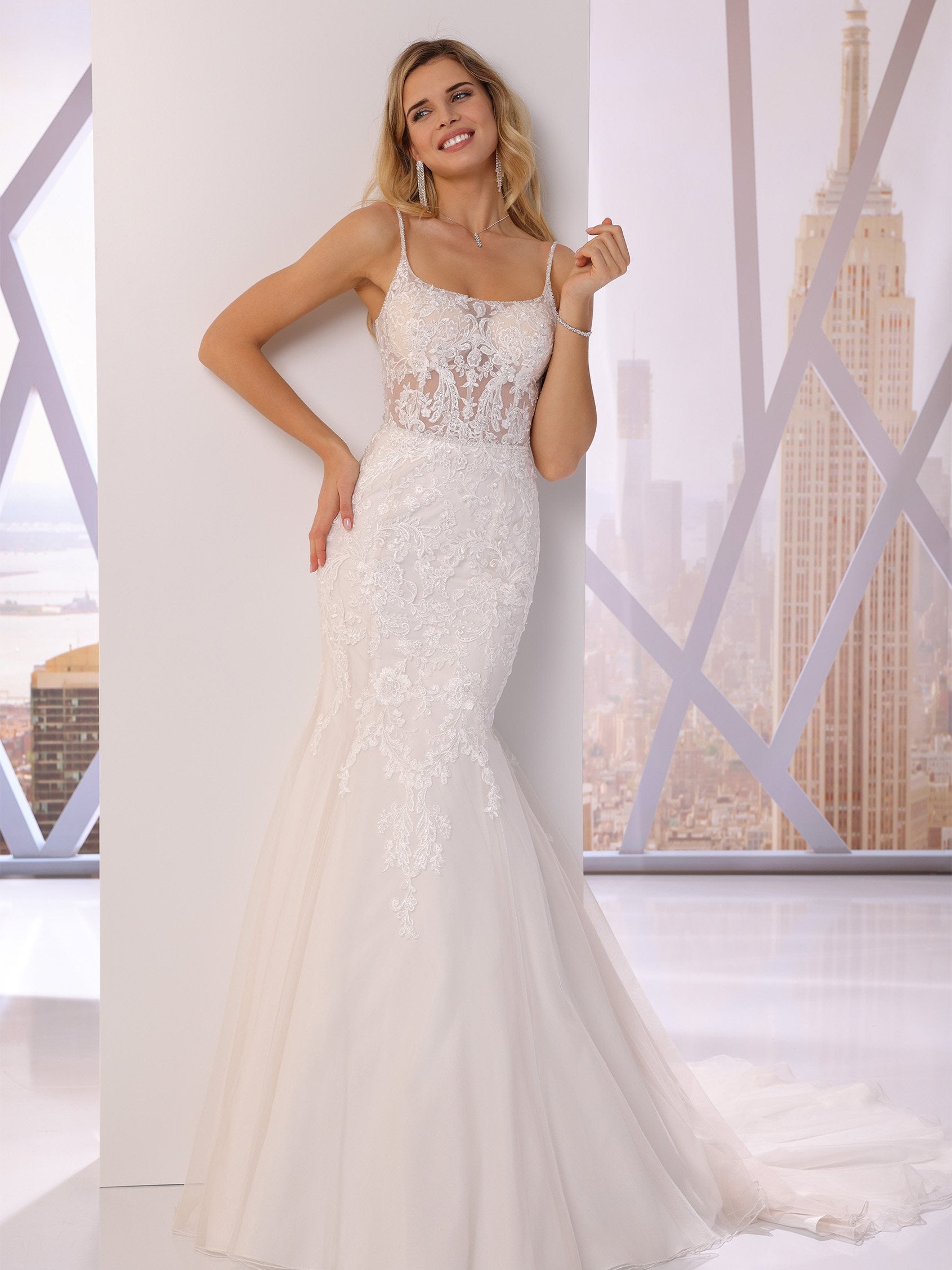 FRITHA | Fit & flare wedding dress with V-neck | Ladybird